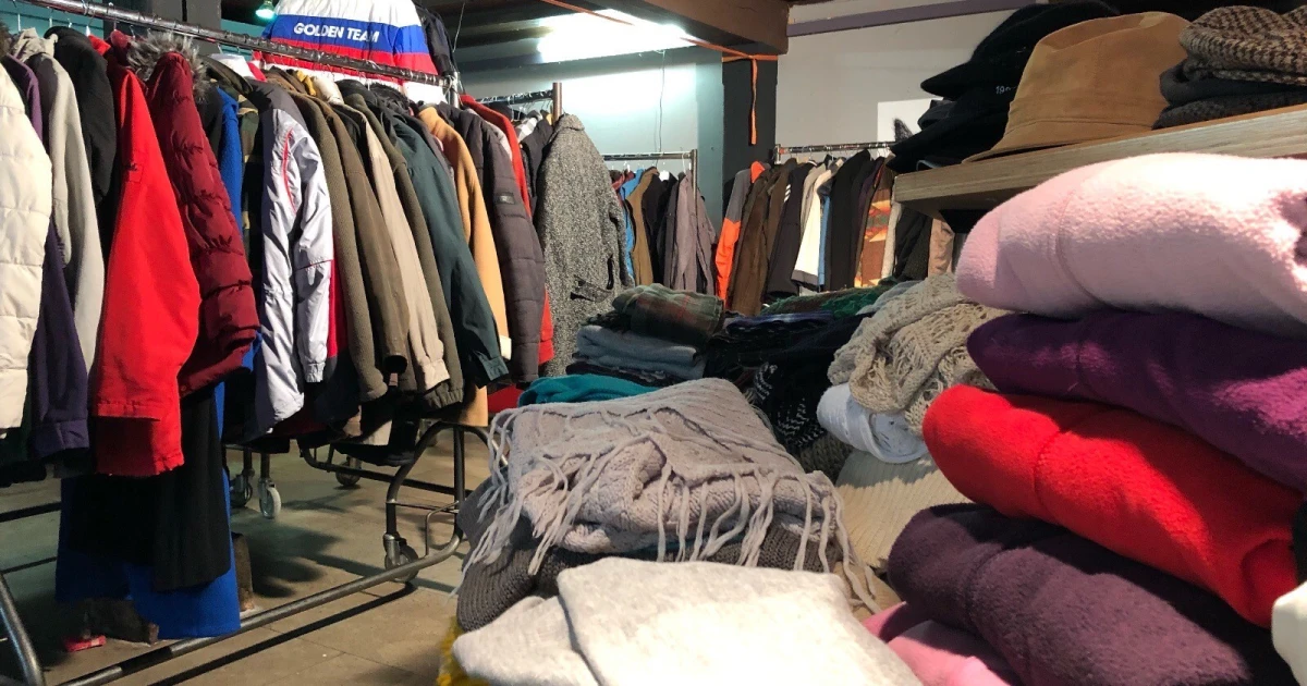 Kleiderspenden für Aktion "warmer Wintermantel" gesucht · Erlacher Höhe